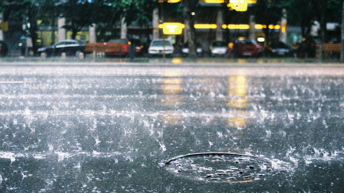 Heavy Rain and Hailstorms Hit Al Ain: Weather Alert 2023